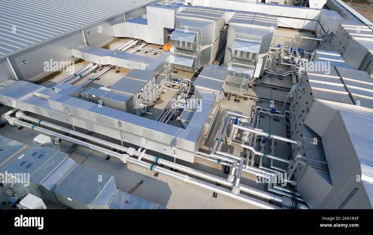 Cardiff international swimming pool hi-res stock photography and images ...