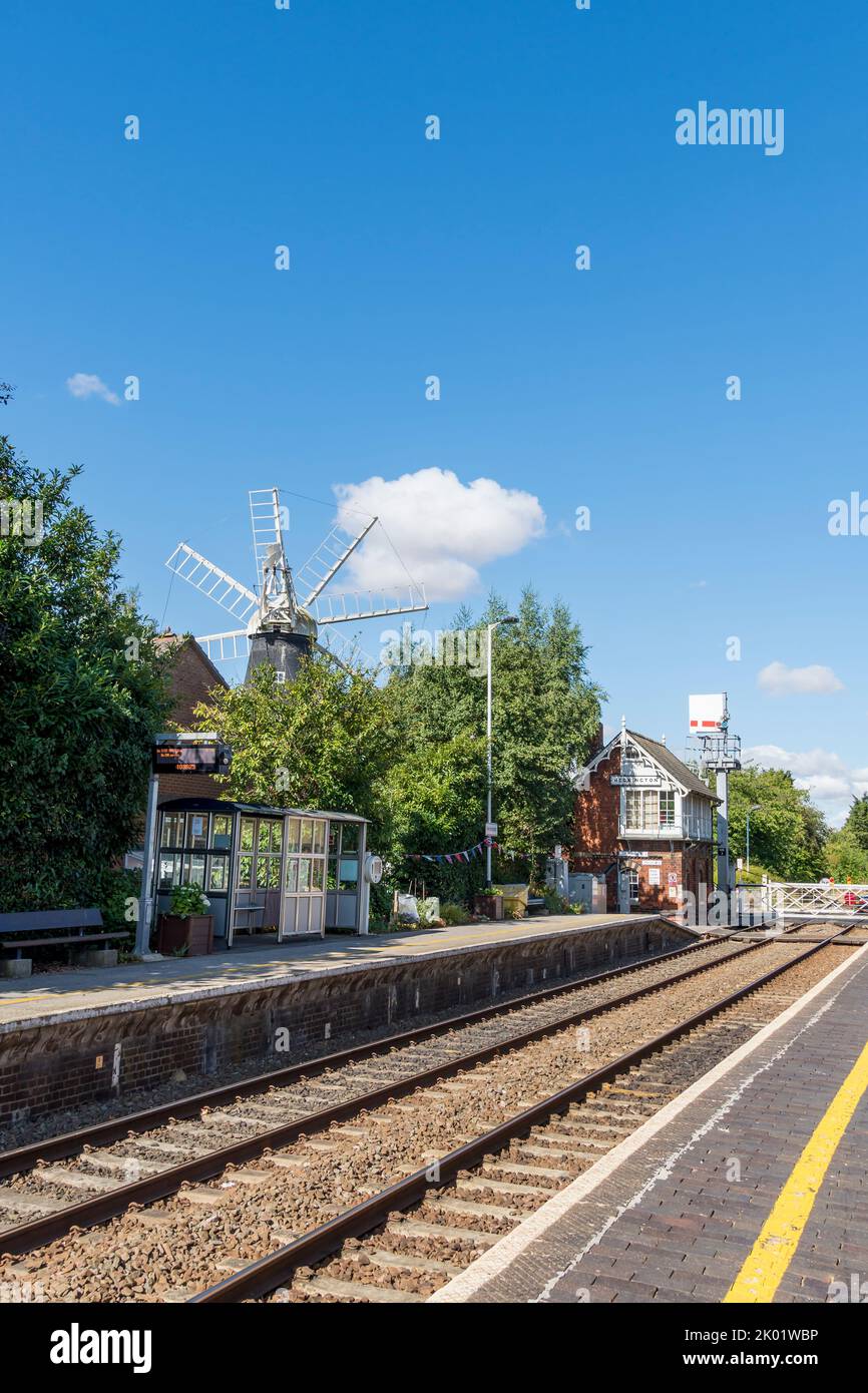 Heckington railway station and windmill hi-res stock photography and ...