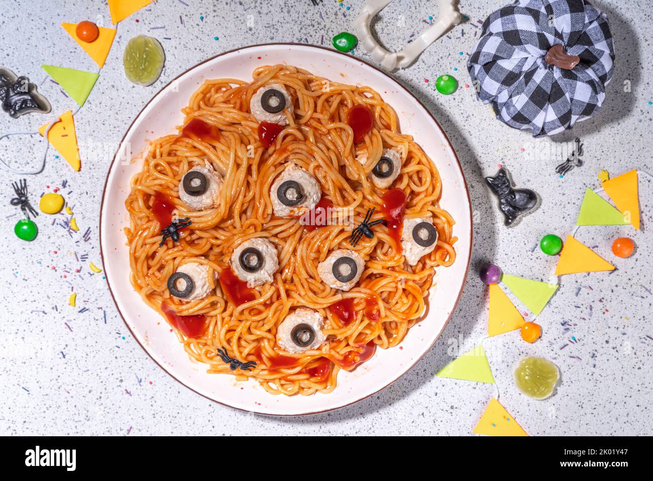 Creepy funny pasta spaghetti for Halloween party dinner. Spaghetti with ...