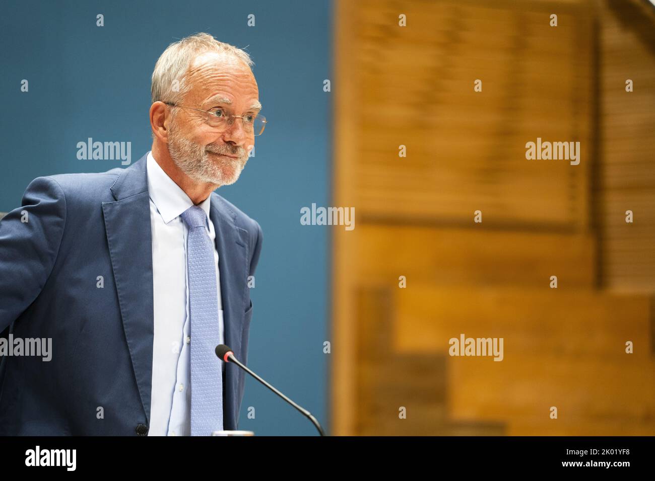 Committee of inquiry survey hi-res stock photography and images - Alamy