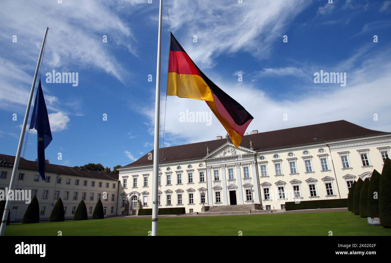 Berlin, Germany. 09th Sep, 2022. The flags of Germany and Europe fly at ...