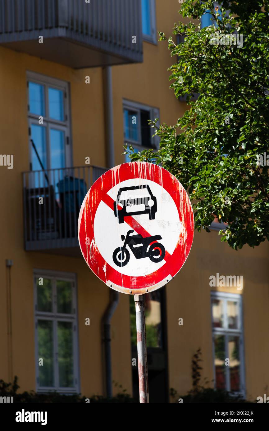 No motor vehicles sign hi-res stock photography and images - Alamy