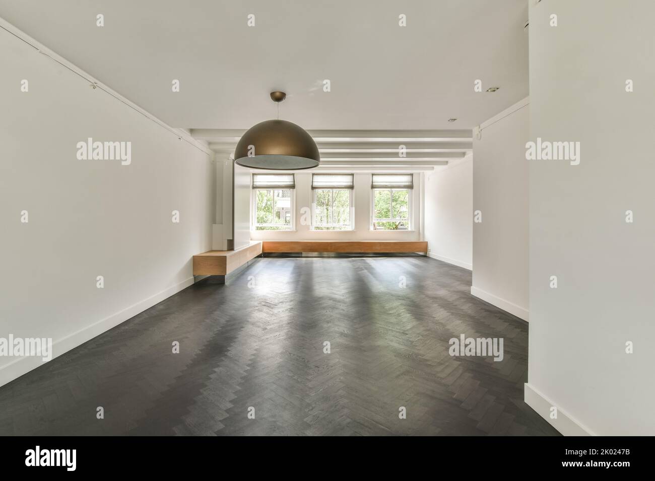 A cozy and spacious empty room in a luxury house Stock Photo - Alamy