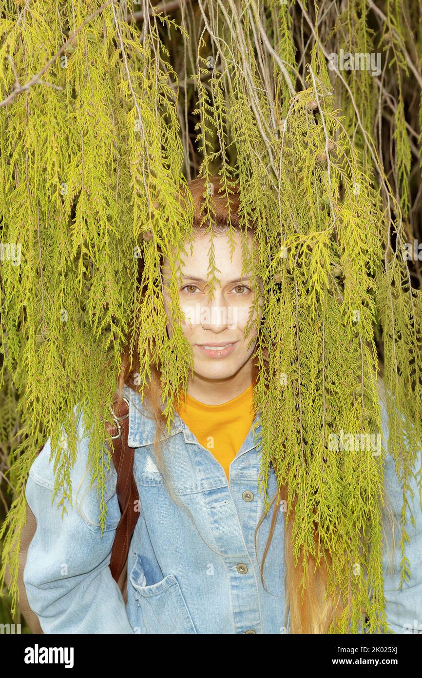Hide behind branches hi-res stock photography and images - Alamy
