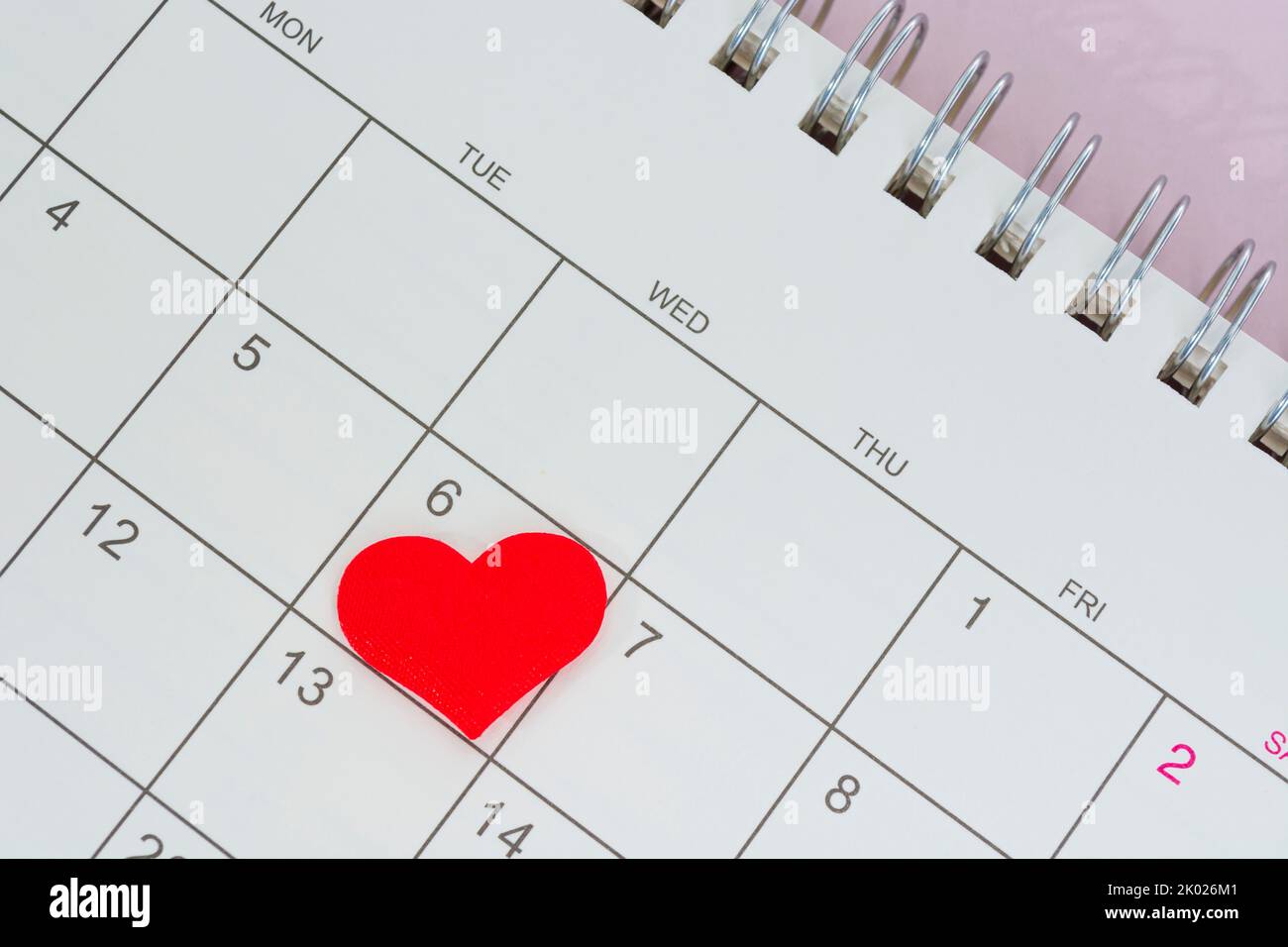 Red heart shape on the date of the 6th day in the calendar Stock Photo ...