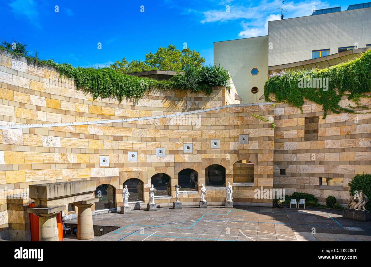 New state gallery stuttgart germany hi-res stock photography and images ...