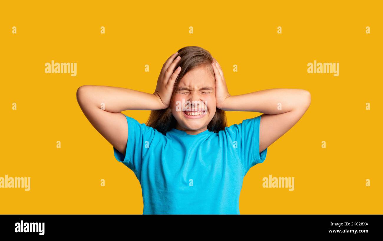 child anxiety social pressure panic attack girl Stock Photo - Alamy
