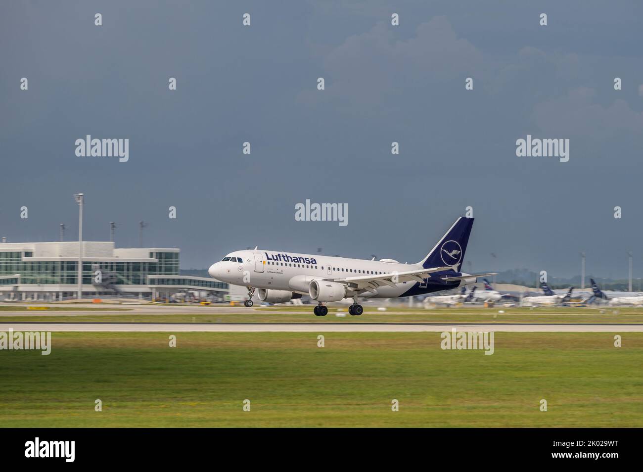 Lufthansa CityLine Airbus A319-112 With The Aircraft Registration D ...