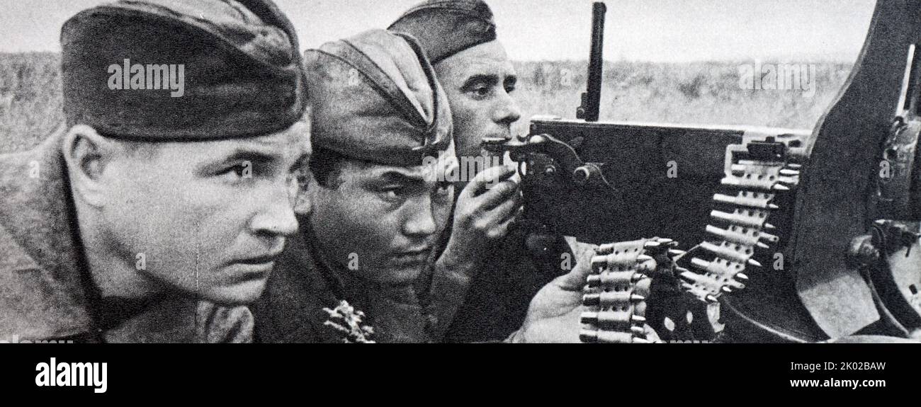 Russian artillery position in the Soviet war effort, 1941 Stock Photo ...