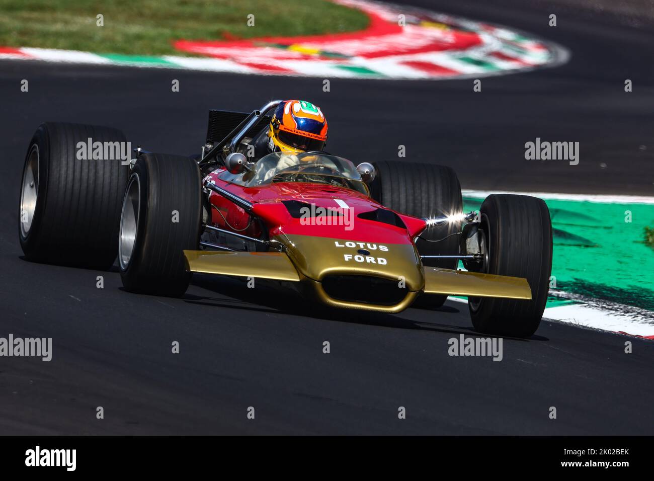 Karun Chandhok (IND) Sky Sports F1 Presenter drives the Lotus 49. 09.09 ...