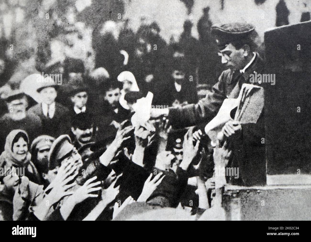 Distribution of newspapers and leaflets on the streets of Moscow during ...