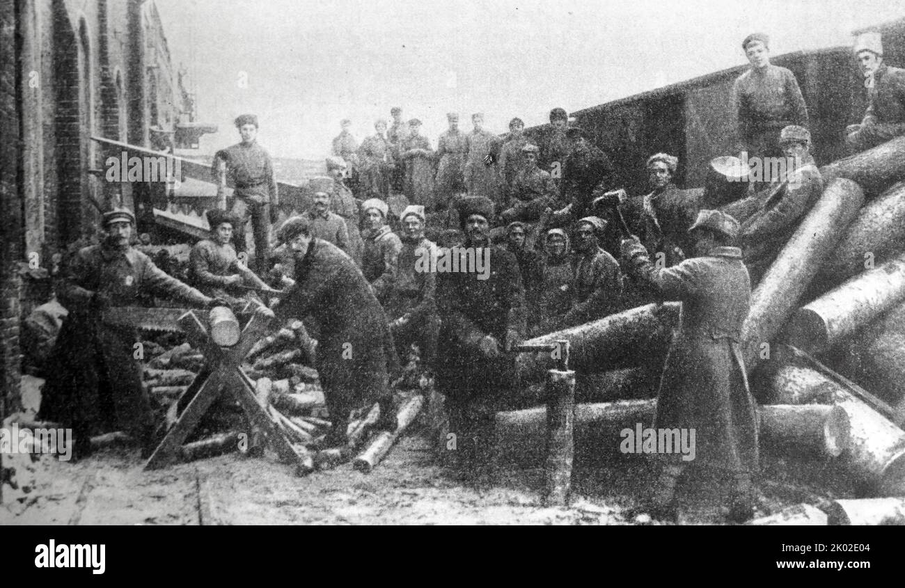 Communist Subbotnik at the Kazan station. Moscow, May 10, 1919 ...