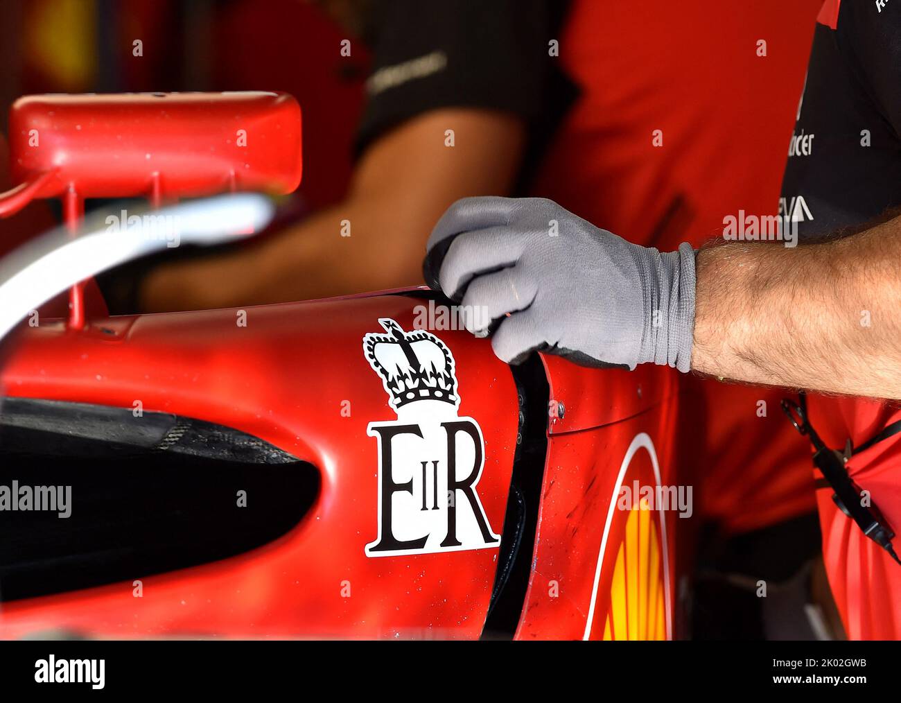 Queen elizabeth cypher hi-res stock photography and images - Alamy