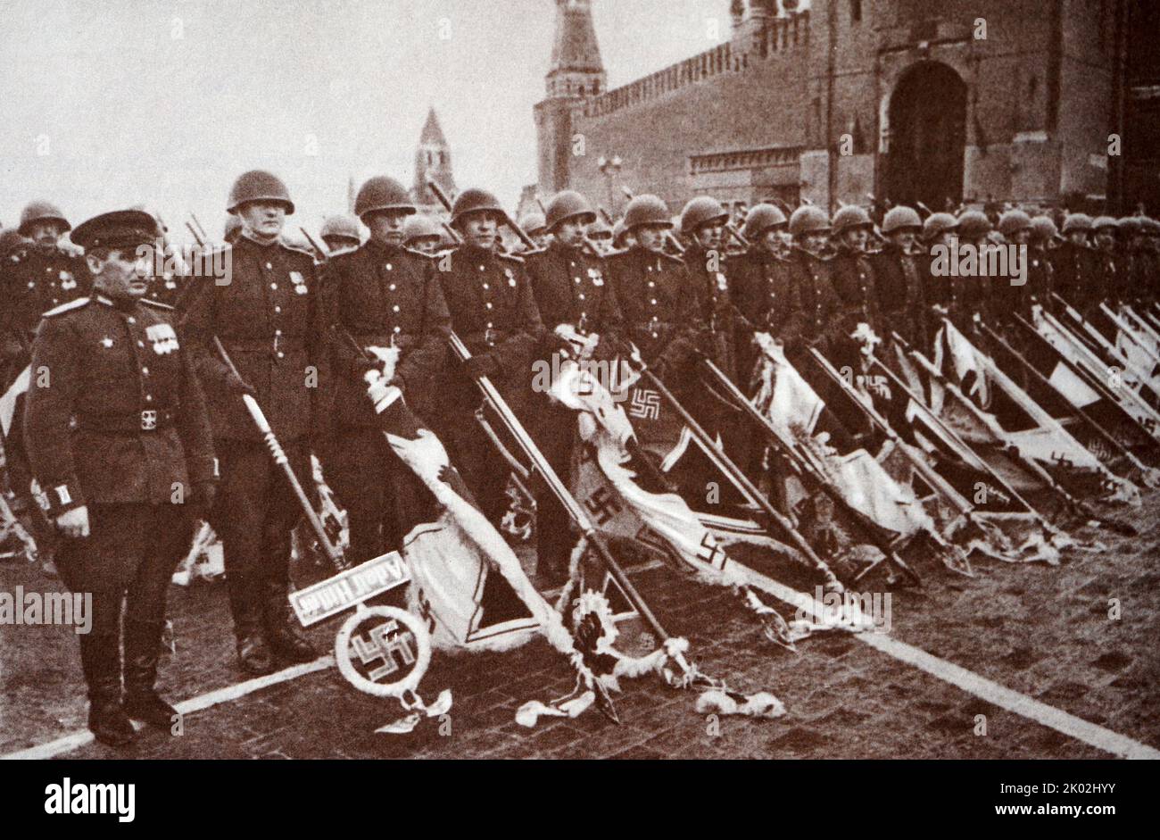 Victory square soviet hi-res stock photography and images - Alamy