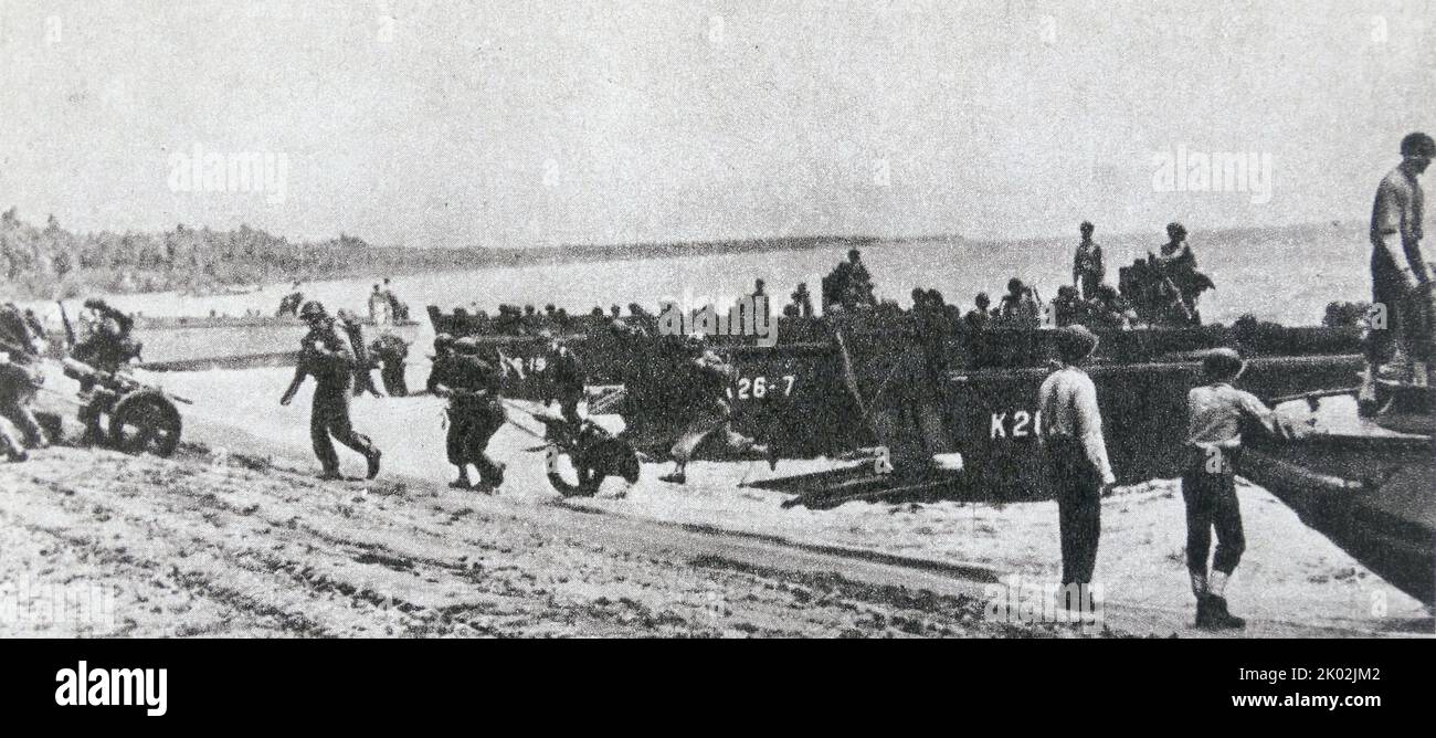 The landing of American troops on the island of Guadalcanal. 1942 Stock ...