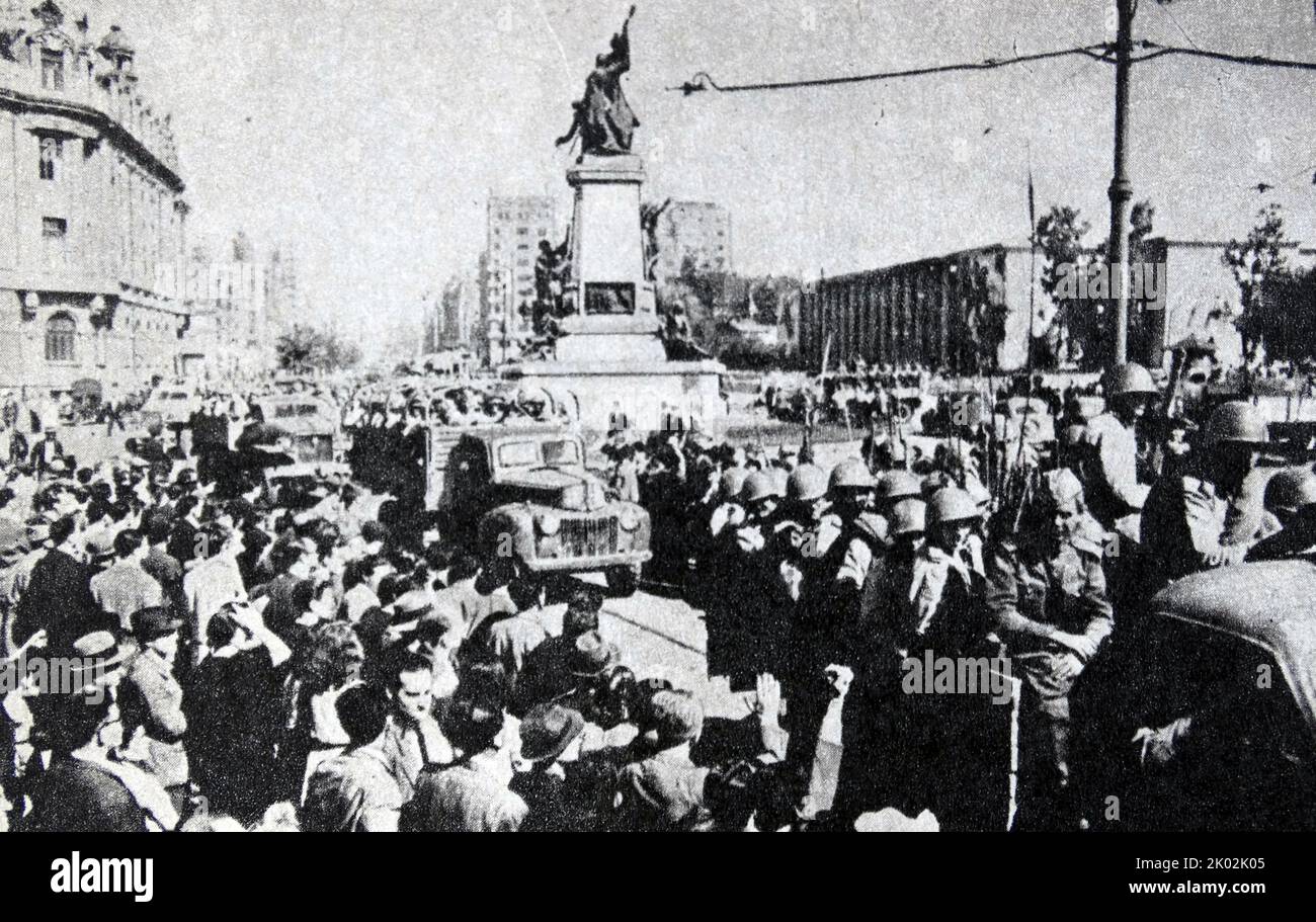 The Soviet Army enters Bucharest, Romania. August 1944 Stock Photo - Alamy
