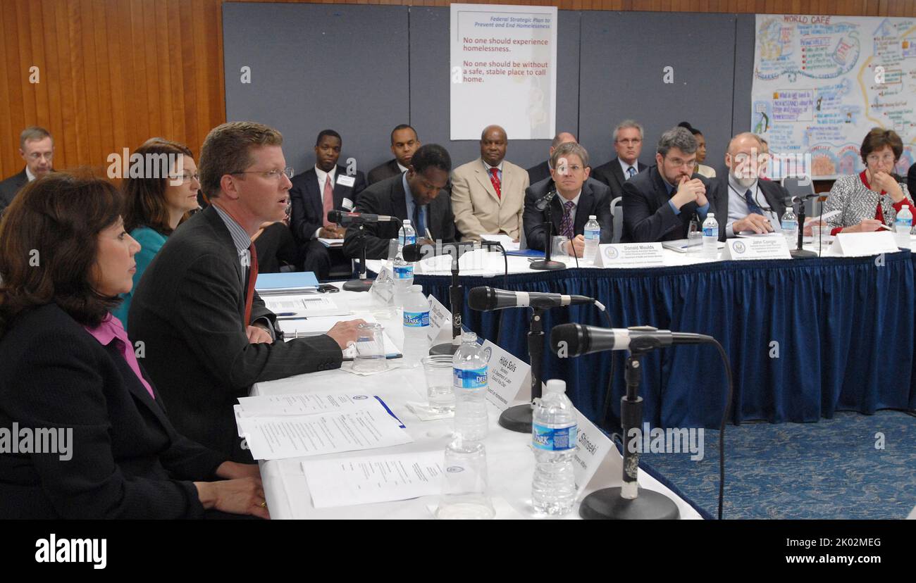 U.S. Interagency Council on Homelessness (USICH) meets with Secretary ...