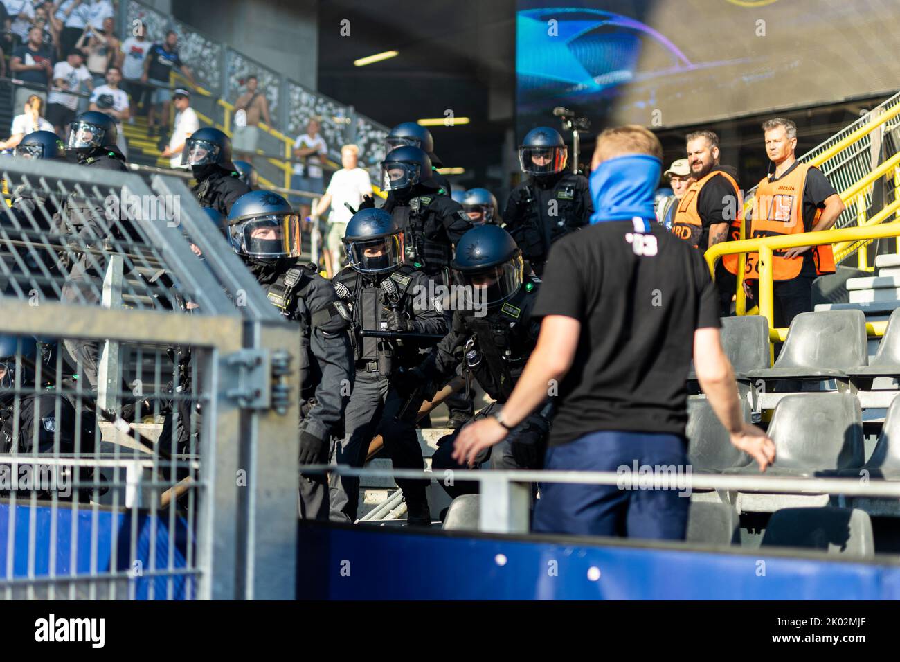 Dortmund, Germany. 06th, September 2022. German police in riot gear ...