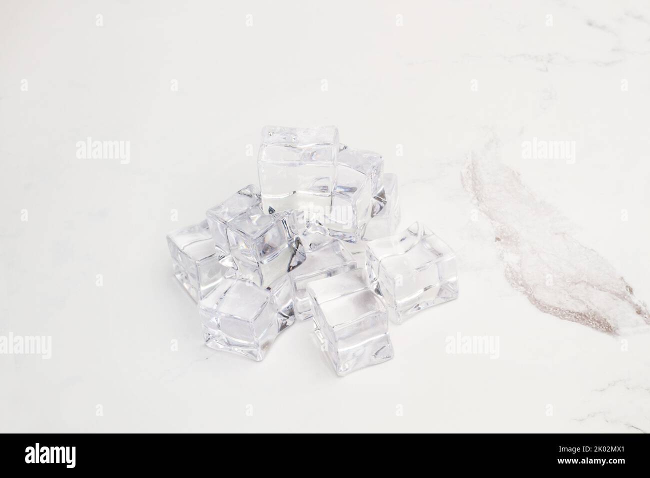 Top view ice cube hi-res stock photography and images - Alamy