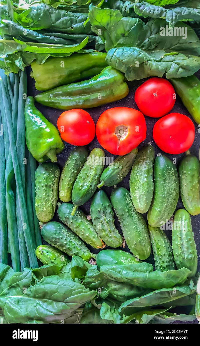 Fresh spinach and leeks hi-res stock photography and images - Alamy