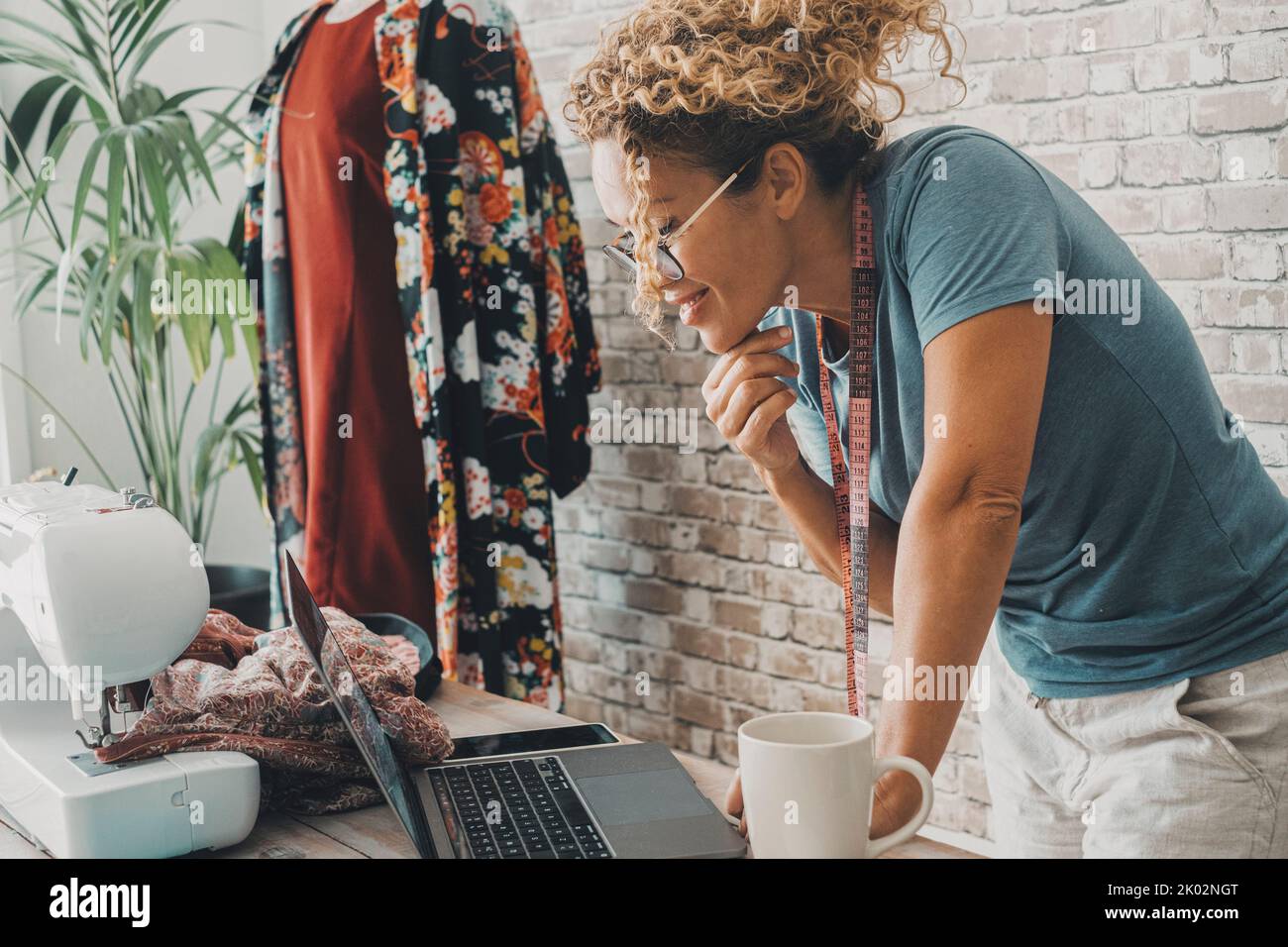 Store creation hi-res stock photography and images - Alamy