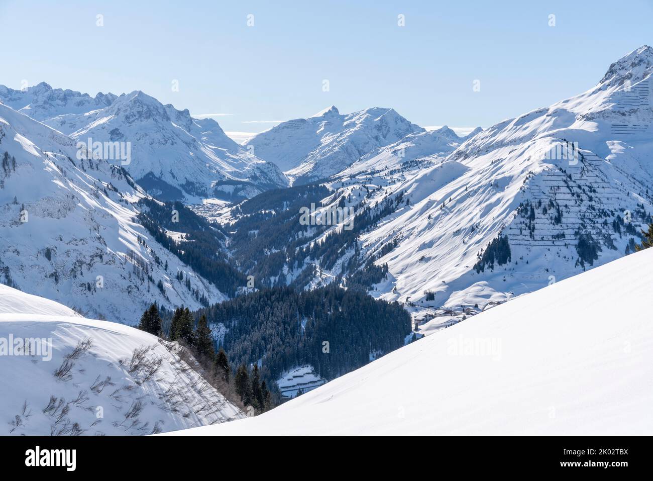 Warth am Arlberg with Warther Horn mountain Stock Photo - Alamy