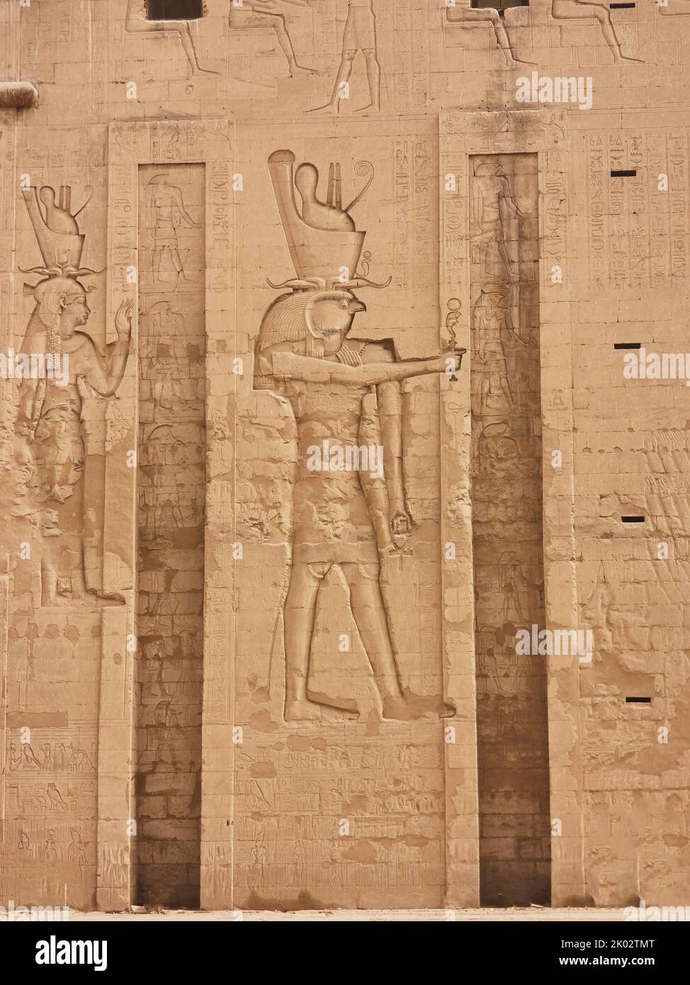 A vertical shot of the edfu temple in egypt with its incredible ...