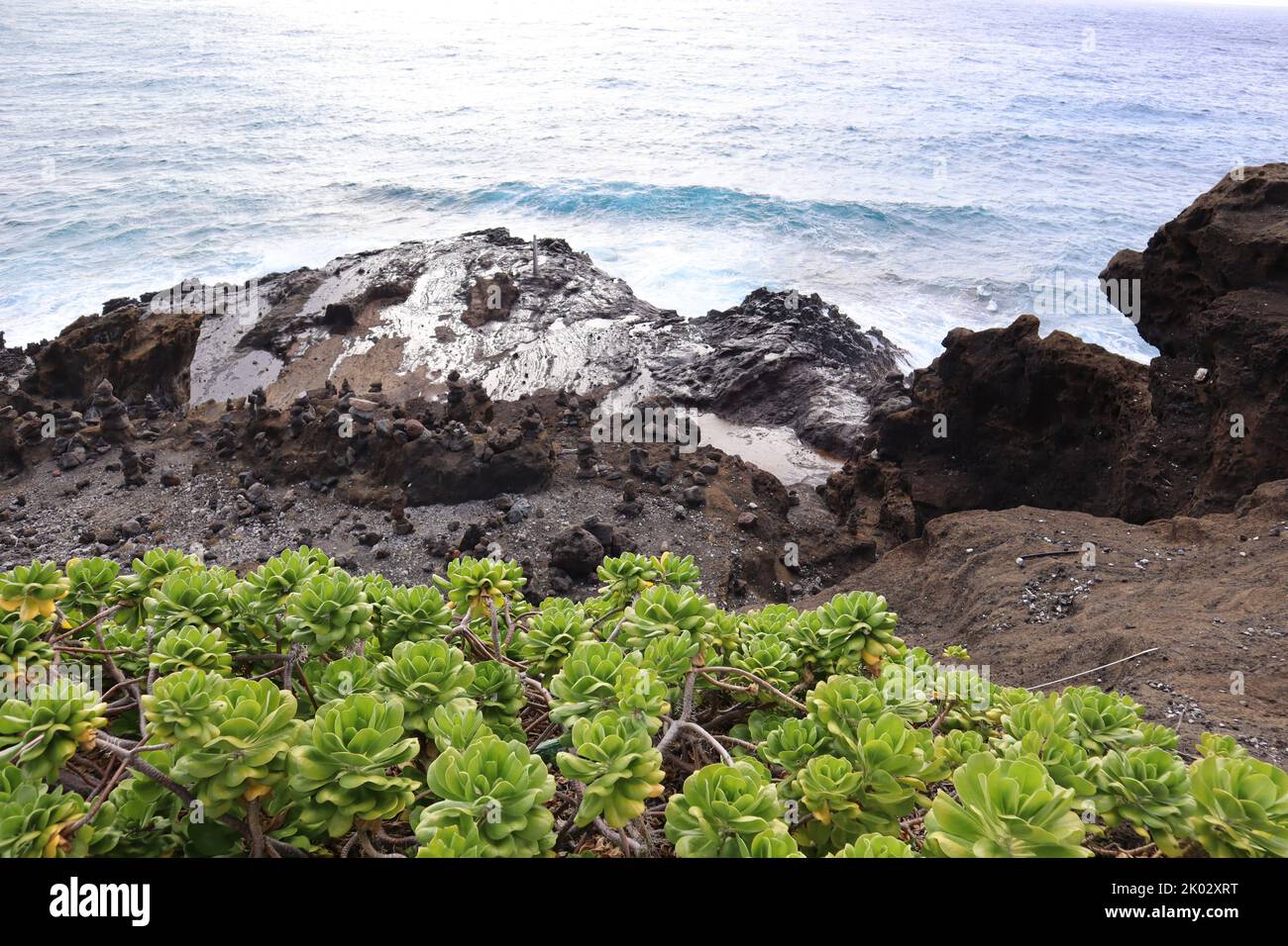The huge rock formation on Hawaiian island near the Pacific Ocean Stock ...