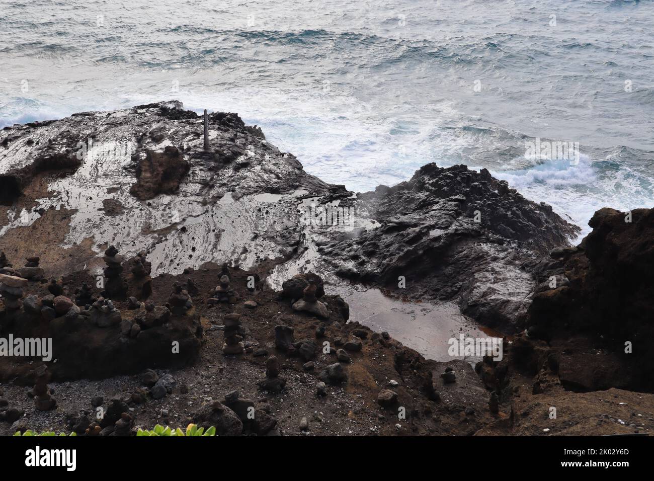 The huge rock formation on Hawaiian island near the Pacific Ocean Stock ...