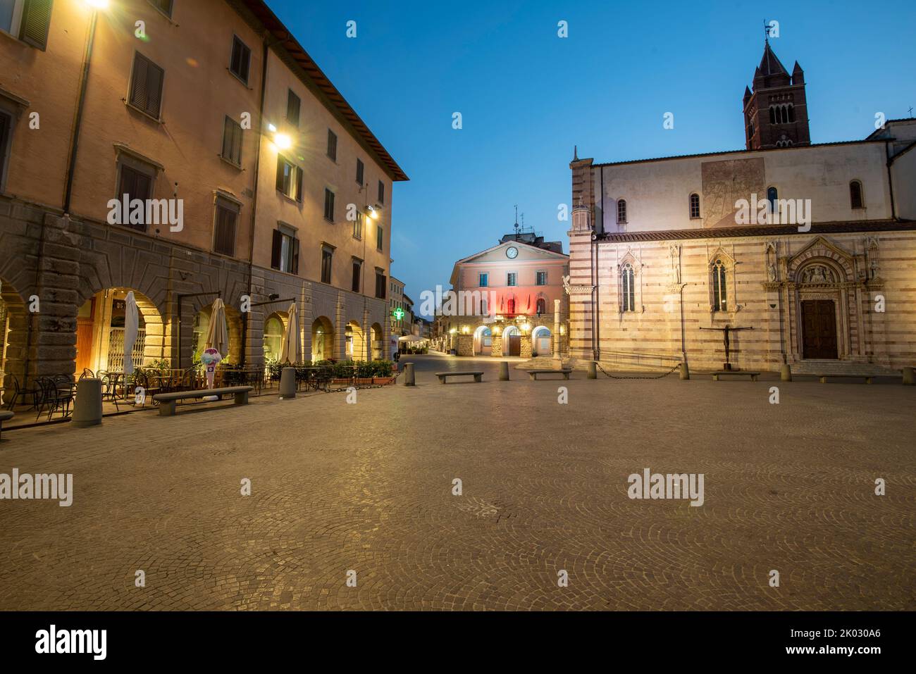 Piazza Dante with Duomo San Lorenzo, illuminated town hall, Grosseto ...