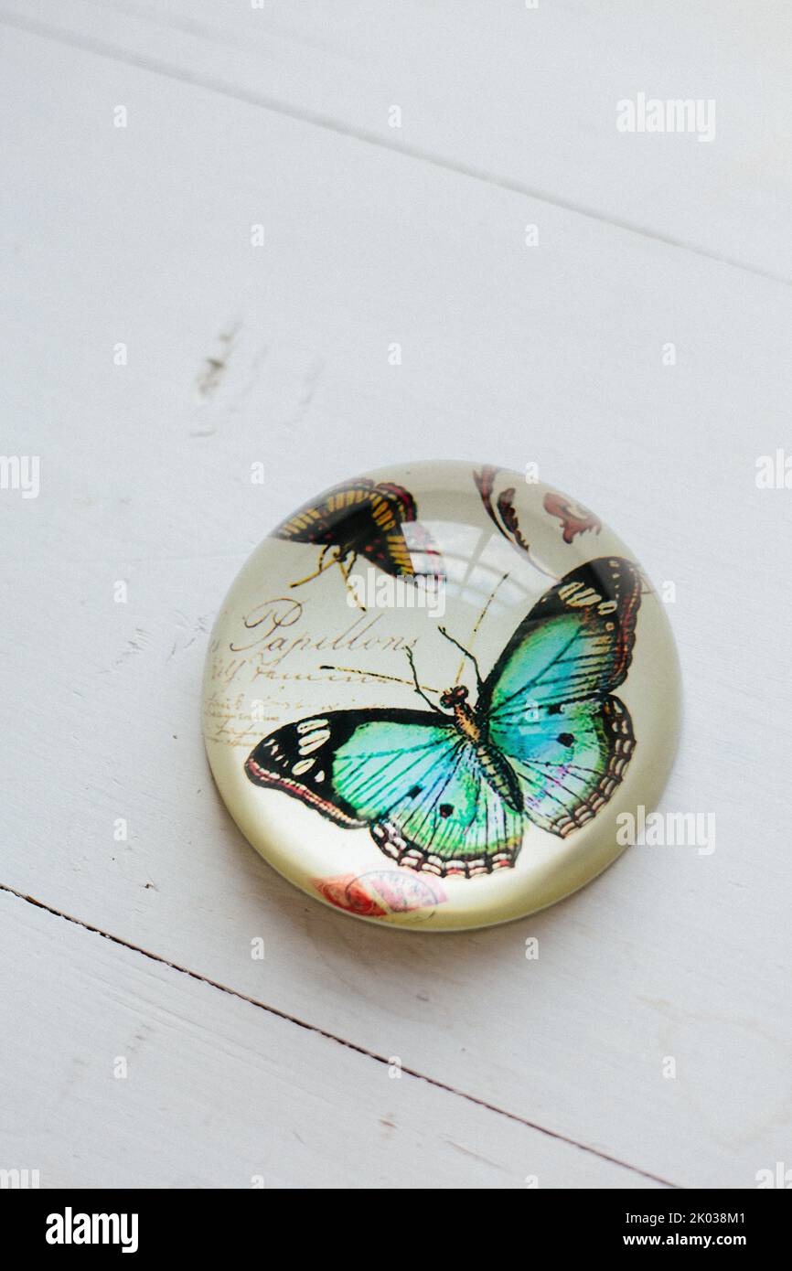 Paperweights hi-res stock photography and images - Alamy