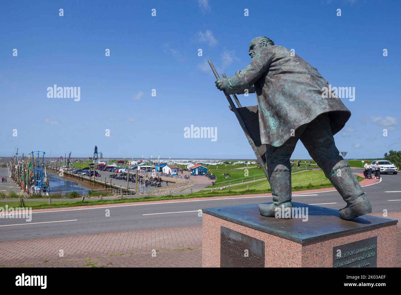 Dike builder monument at the harbor hi-res stock photography and images ...