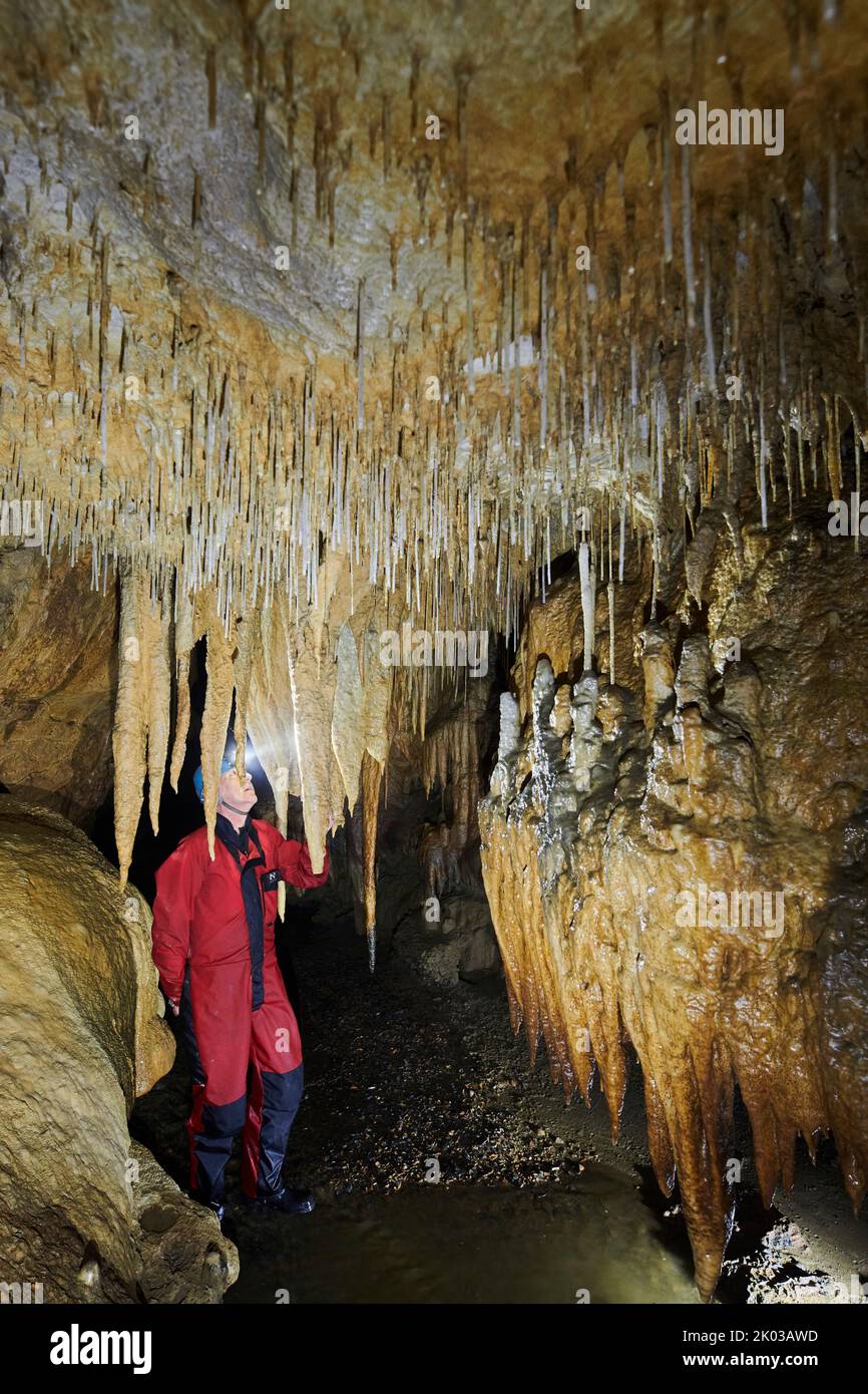 Exploration de la grotte hi-res stock photography and images - Alamy