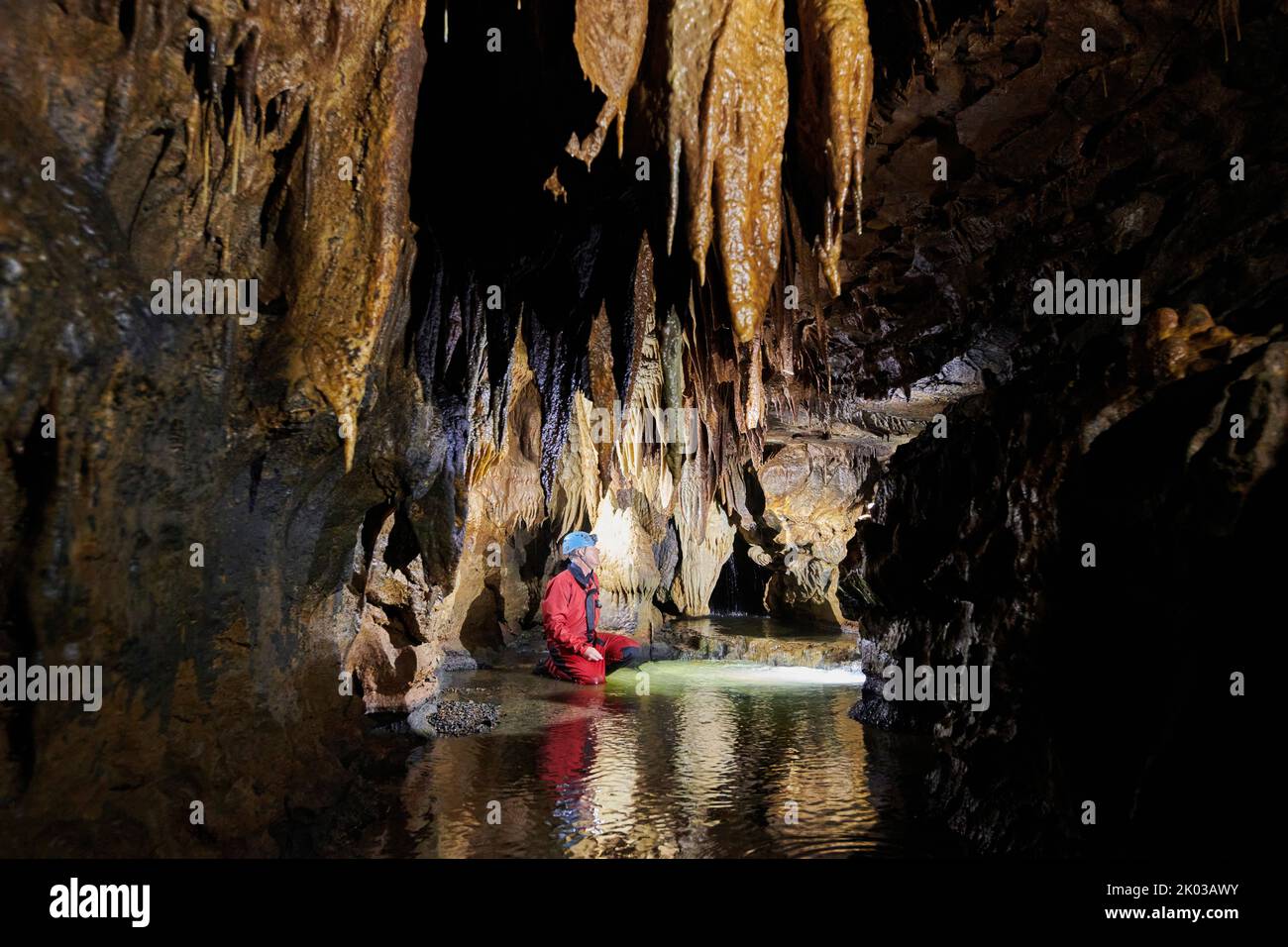 Dripstone cave, Grotte du Château de la Roche Stock Photo - Alamy
