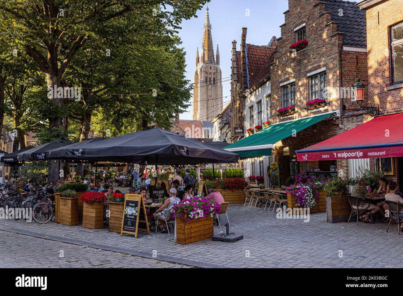 Square at the Walplein in the old town. with restaurants and terraces ...