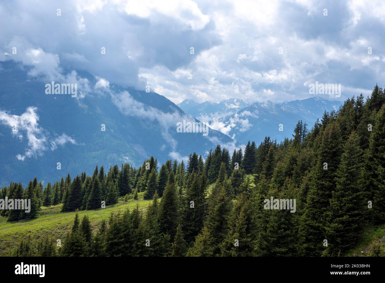 Long distance view peaks hi-res stock photography and images - Alamy