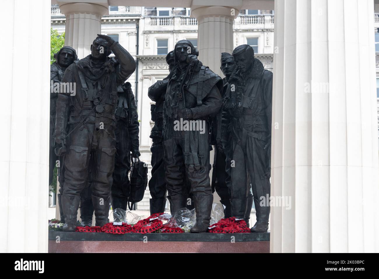 RAF Bomber Command Memorial, Memorial to Bomber Pilots, Piccadilly ...