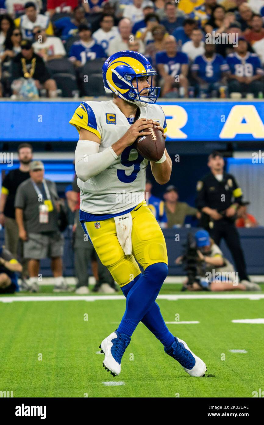 Los Angeles Rams quarterback Matthew Stafford (9) looks to throw during ...