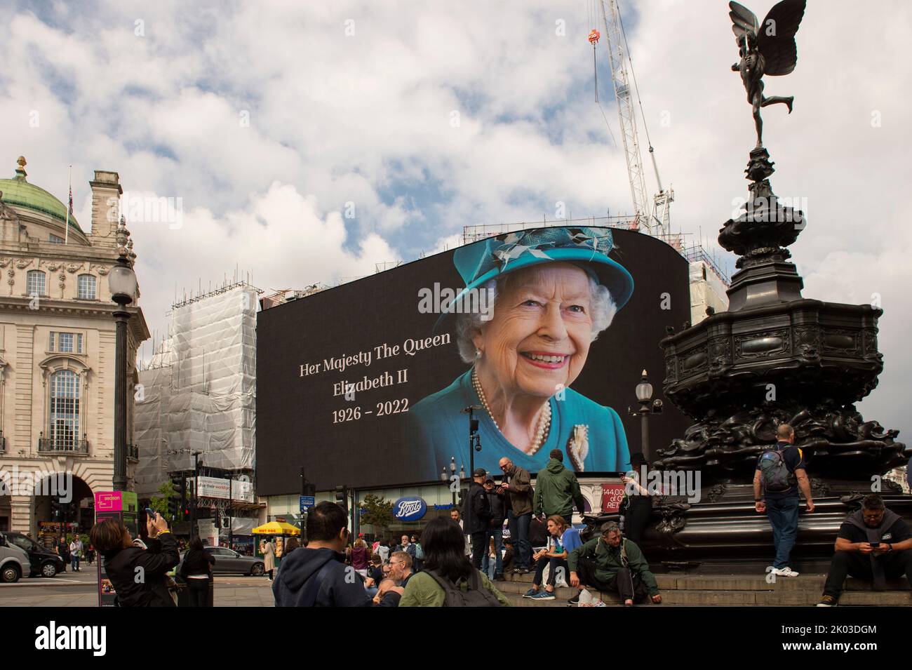 Piccadilly Circus displays a portrait of Queen Elizabeth II in London ...