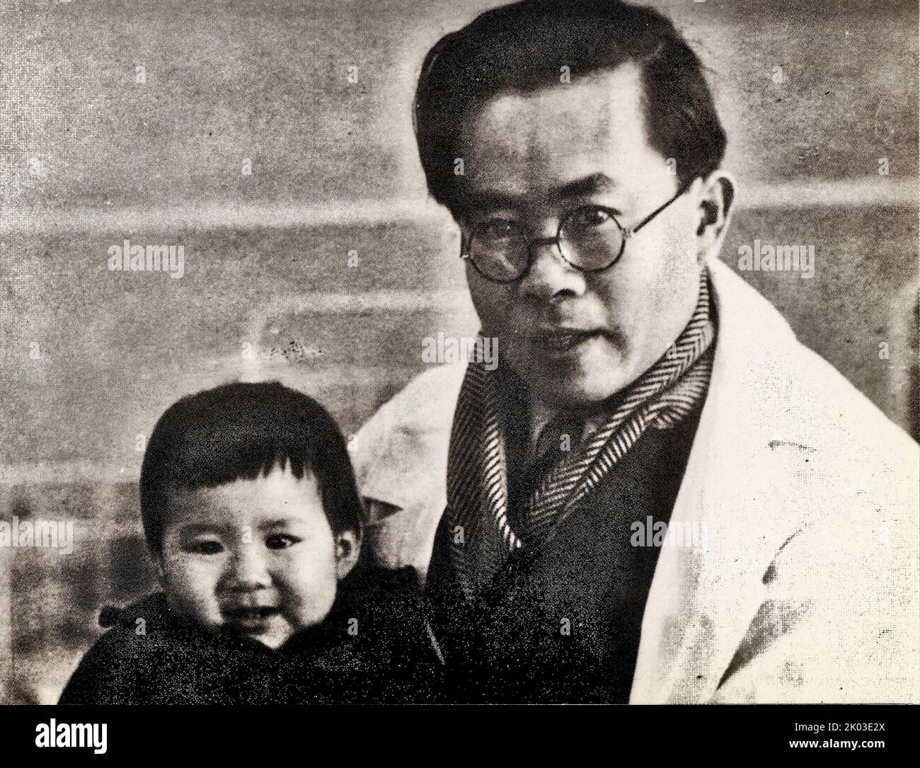 Before returning to China, Ren Bishi went to the "International ...