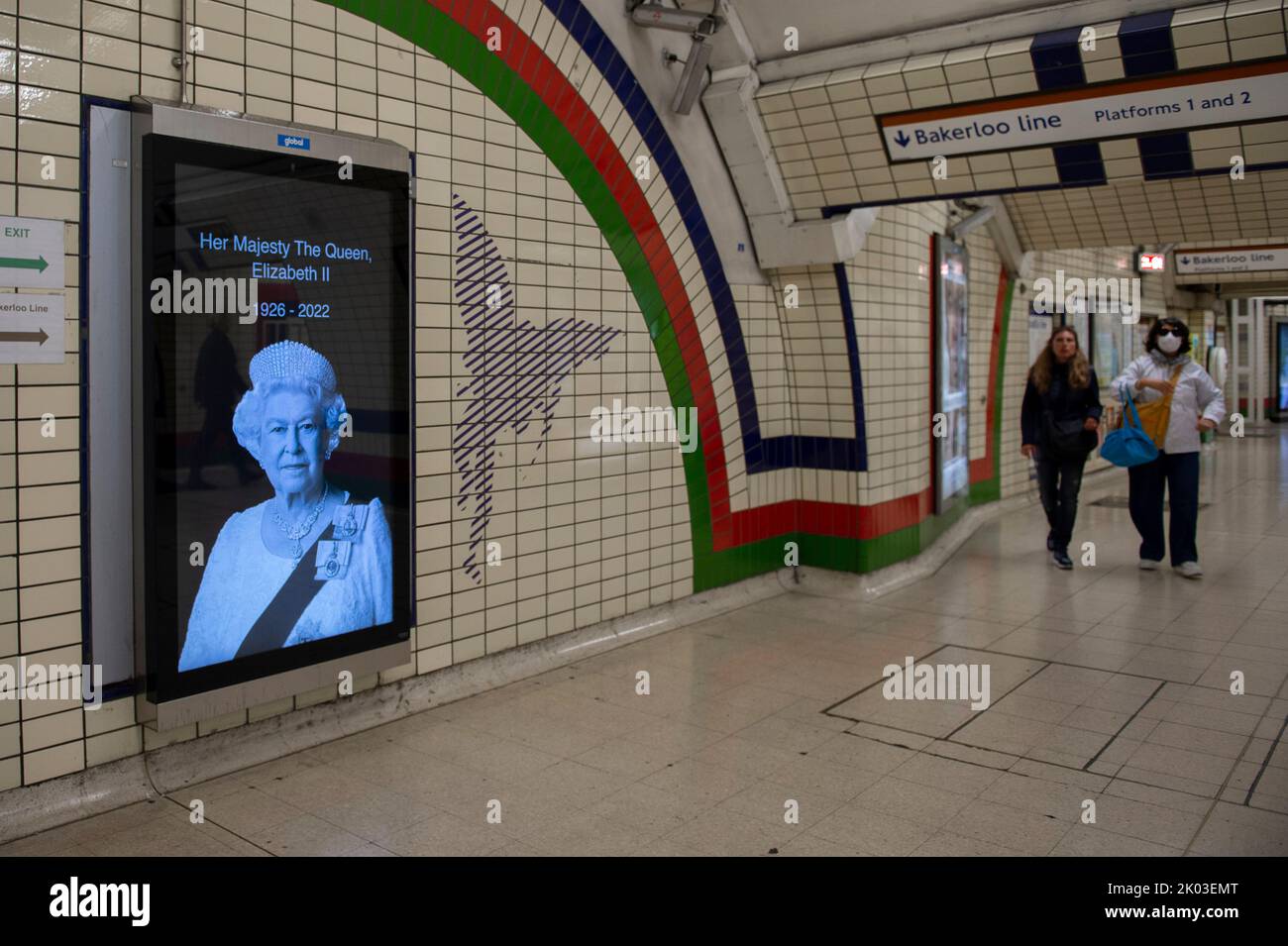 Advertising signs at Piccadilly Circus commemerate Queen Elizabeth II ...
