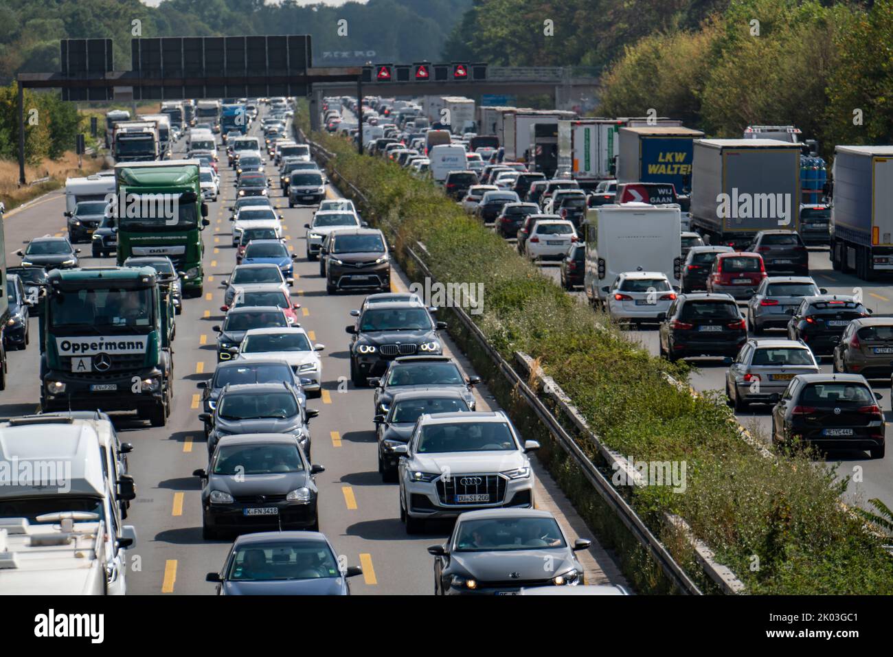 Traffic jam on the A3 motorway, over 8 lanes, in both directions ...