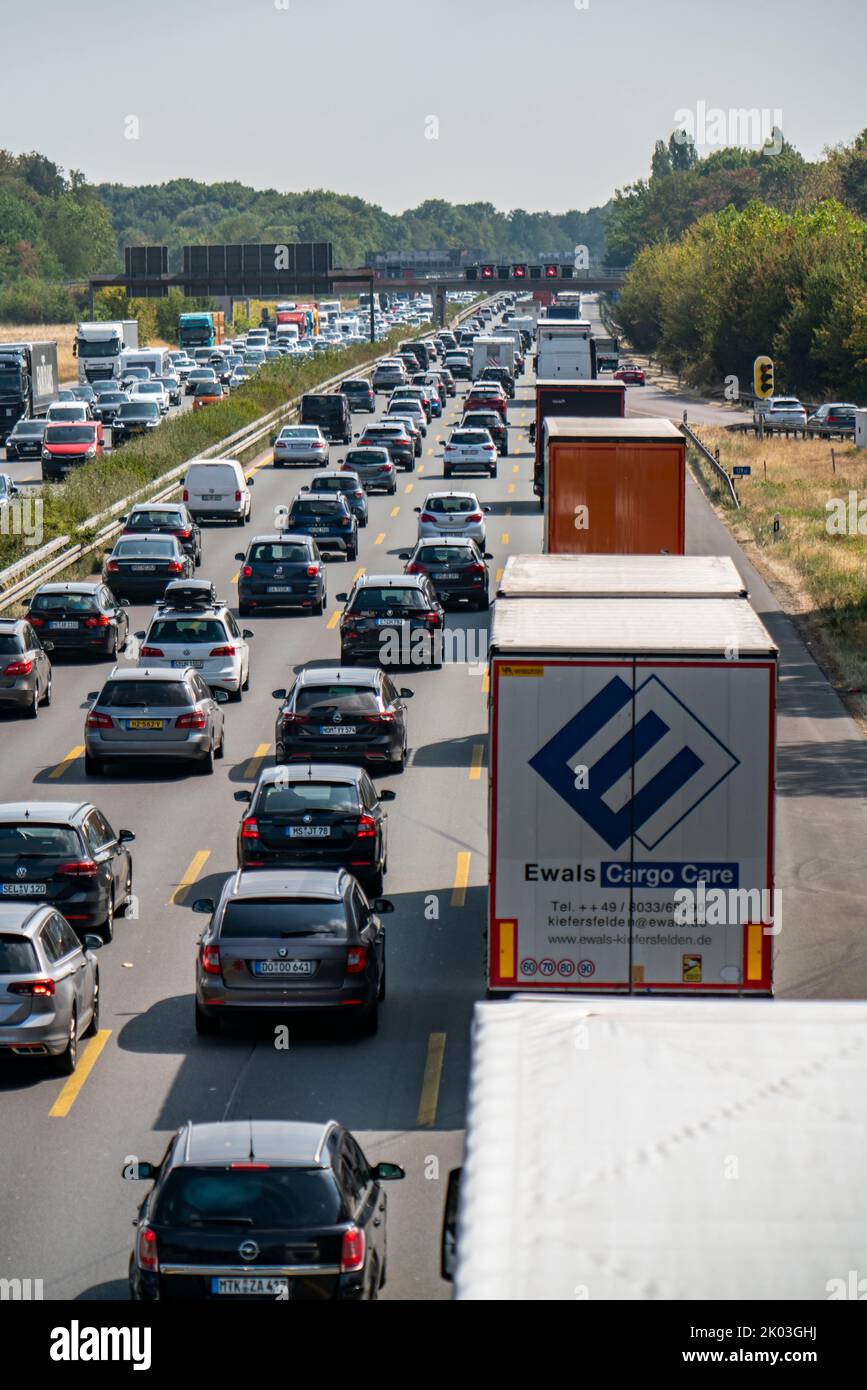 Traffic jam on the A3 motorway, over 8 lanes, in both directions ...
