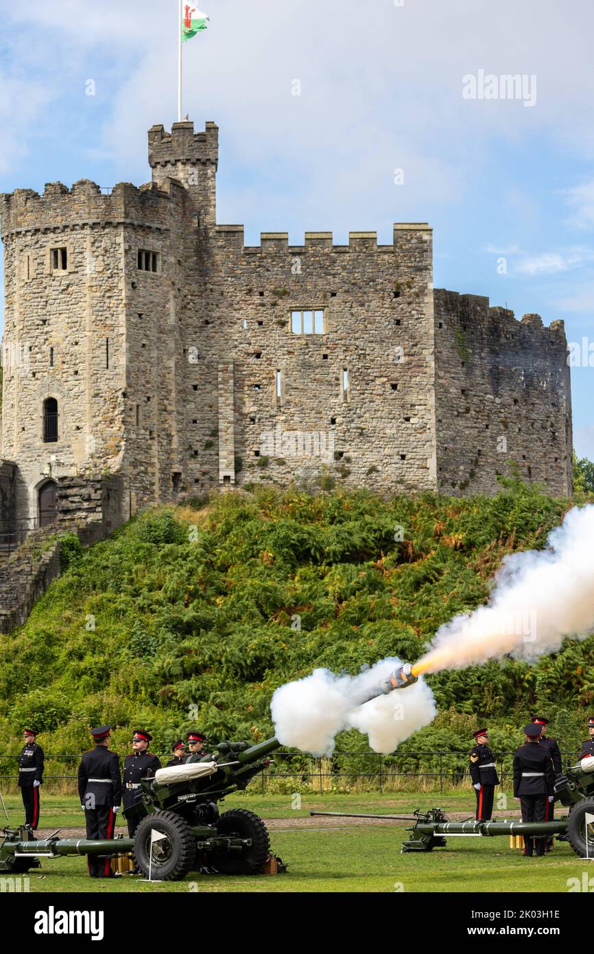 Cardiff, UK. 09th Sep, 2022. Soldiers fire a 96 gun salute at Cardiff ...