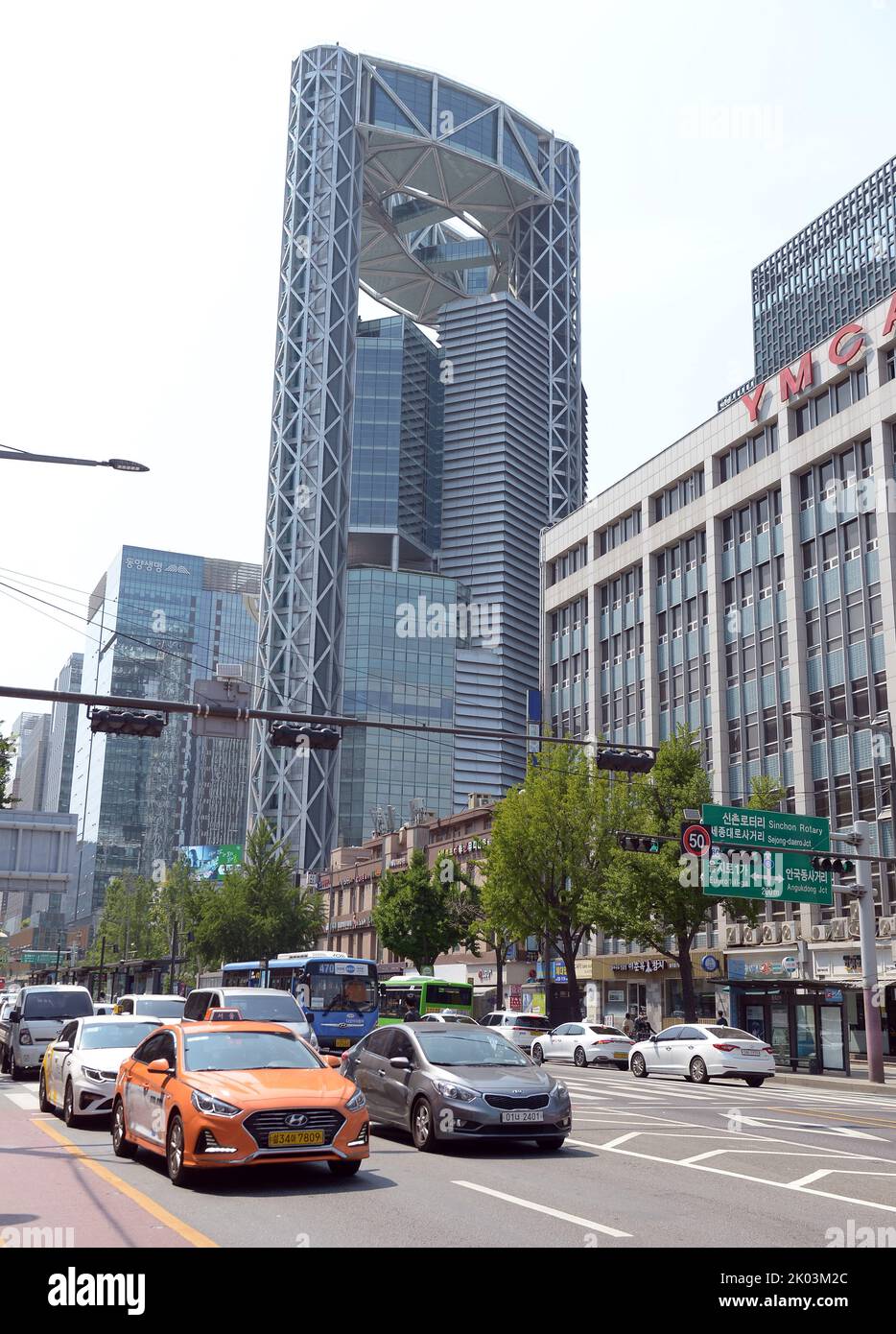 modern skyscraper in Seoul, South Korea Stock Photo - Alamy