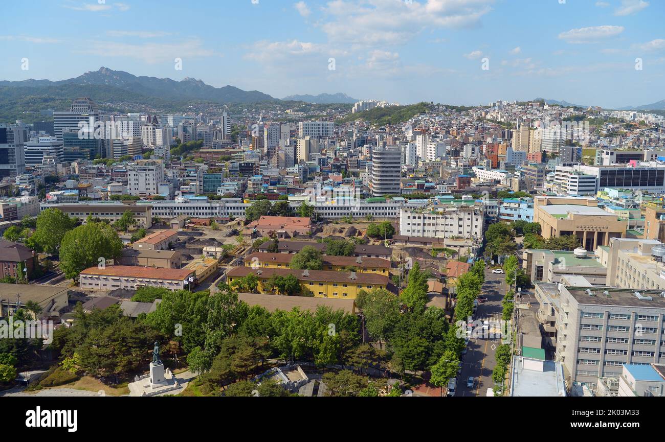 Apartment blocks are the predominant housing format in Seoul, South ...