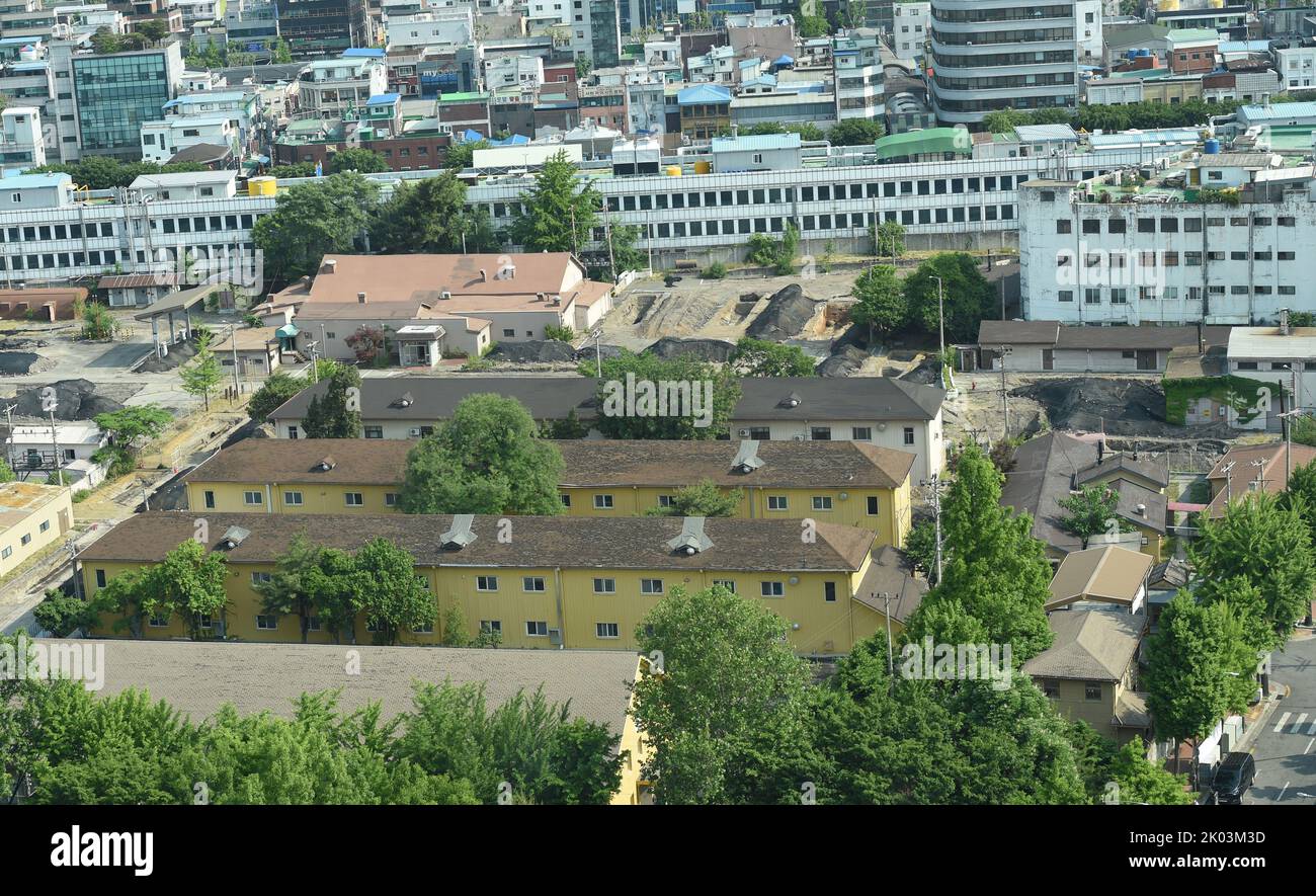 Apartment blocks are the predominant housing format in Seoul, South ...