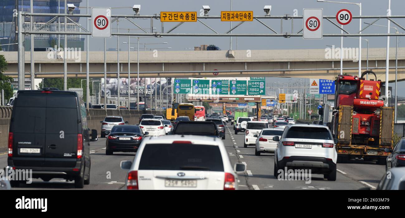Six lane highway outside Seoul, South Korea Stock Photo - Alamy