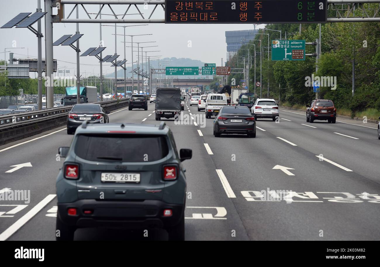 Six lane highway outside Seoul, South Korea Stock Photo - Alamy
