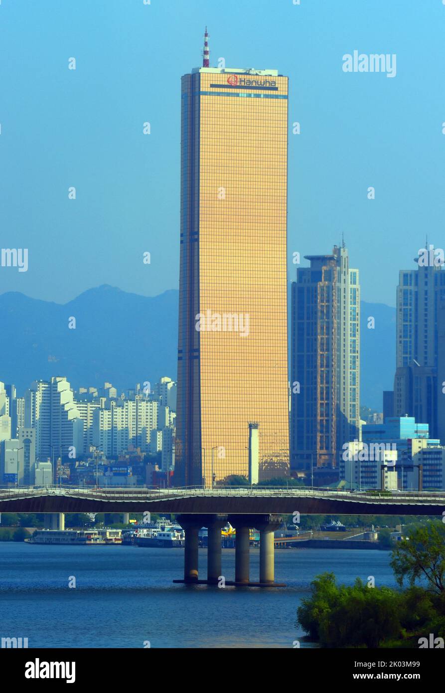 Hanwha 63 City building in Yeouido, Seoul. Hanwha Group is a large ...